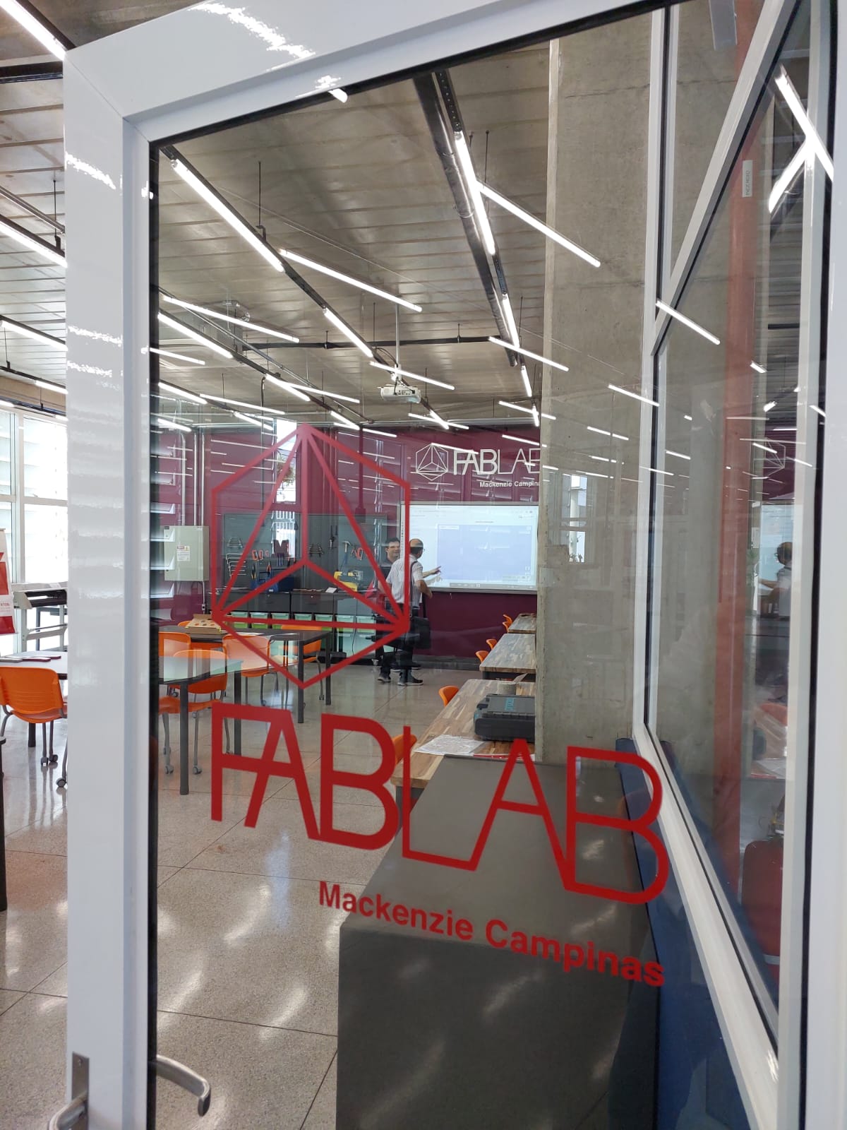 Fab Lab (Laboratório de Fabricação Digital) - Espaço de Prototipagem e ...