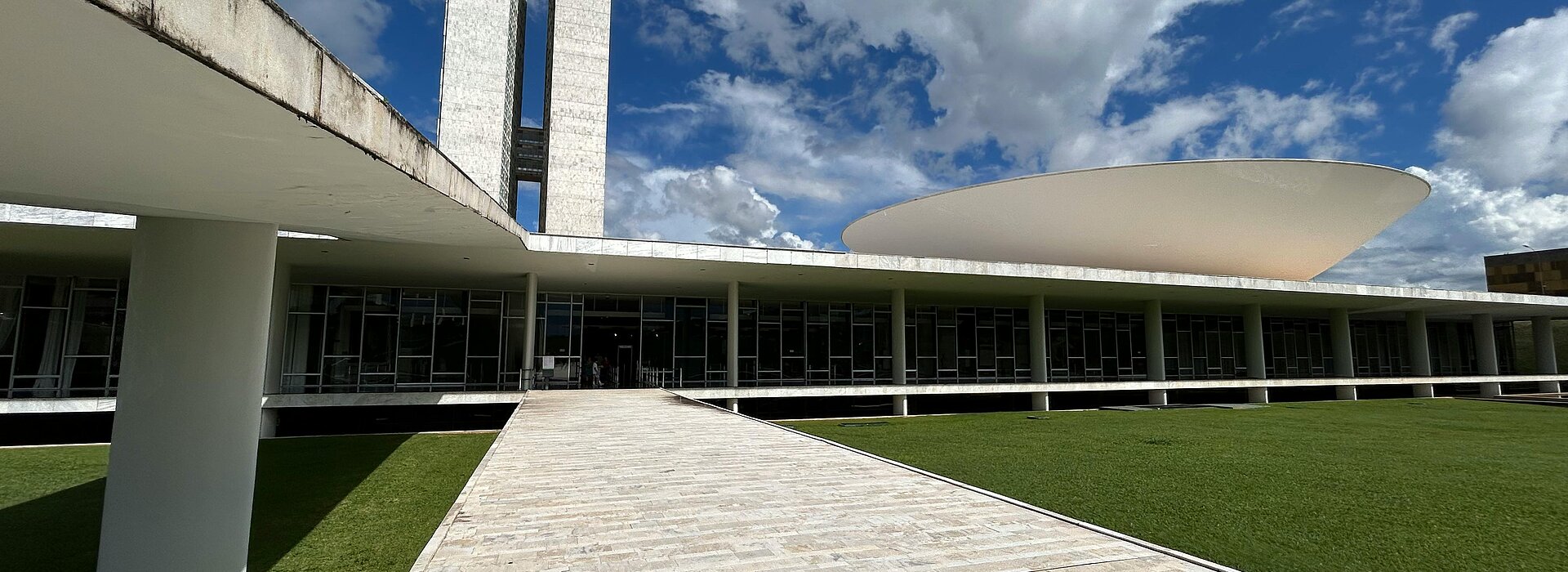 BAND NEWS – JORNAL BAND NEWS - Moraes decreta prisão domiciliar de Bolsonaro e restringe visitas ...