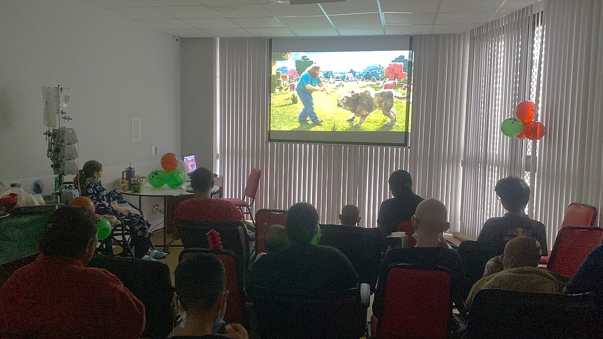 Crianças internadas no Hospital Mackenzie aproveitam sessão de cinema ...