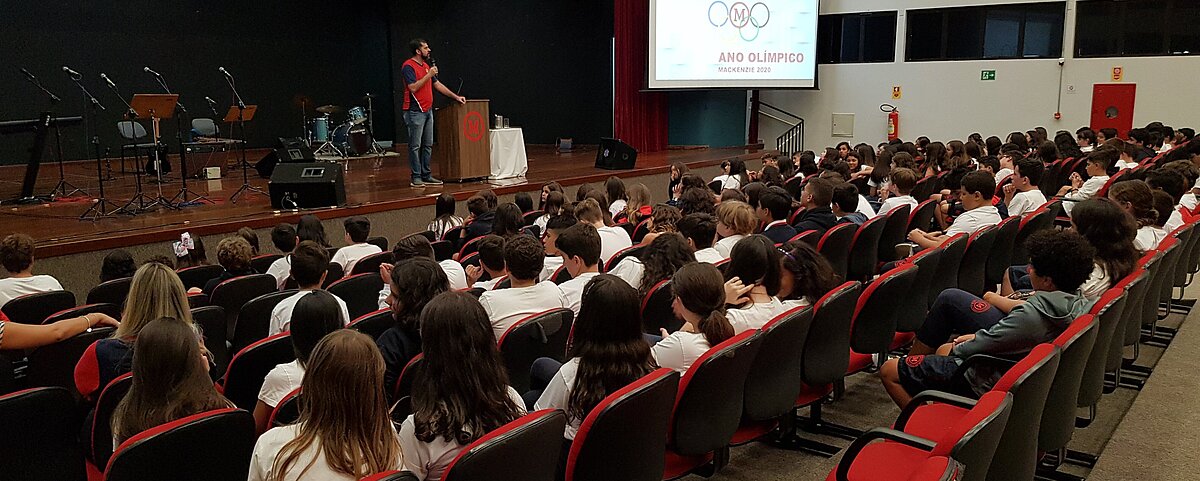 Colégio Mackenzie de Brasília recebe seus alunos com ação de volta às ...
